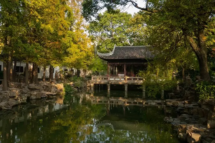 Explora El Jardín Yuyuan En Shanghái: Belleza Y Cultura China